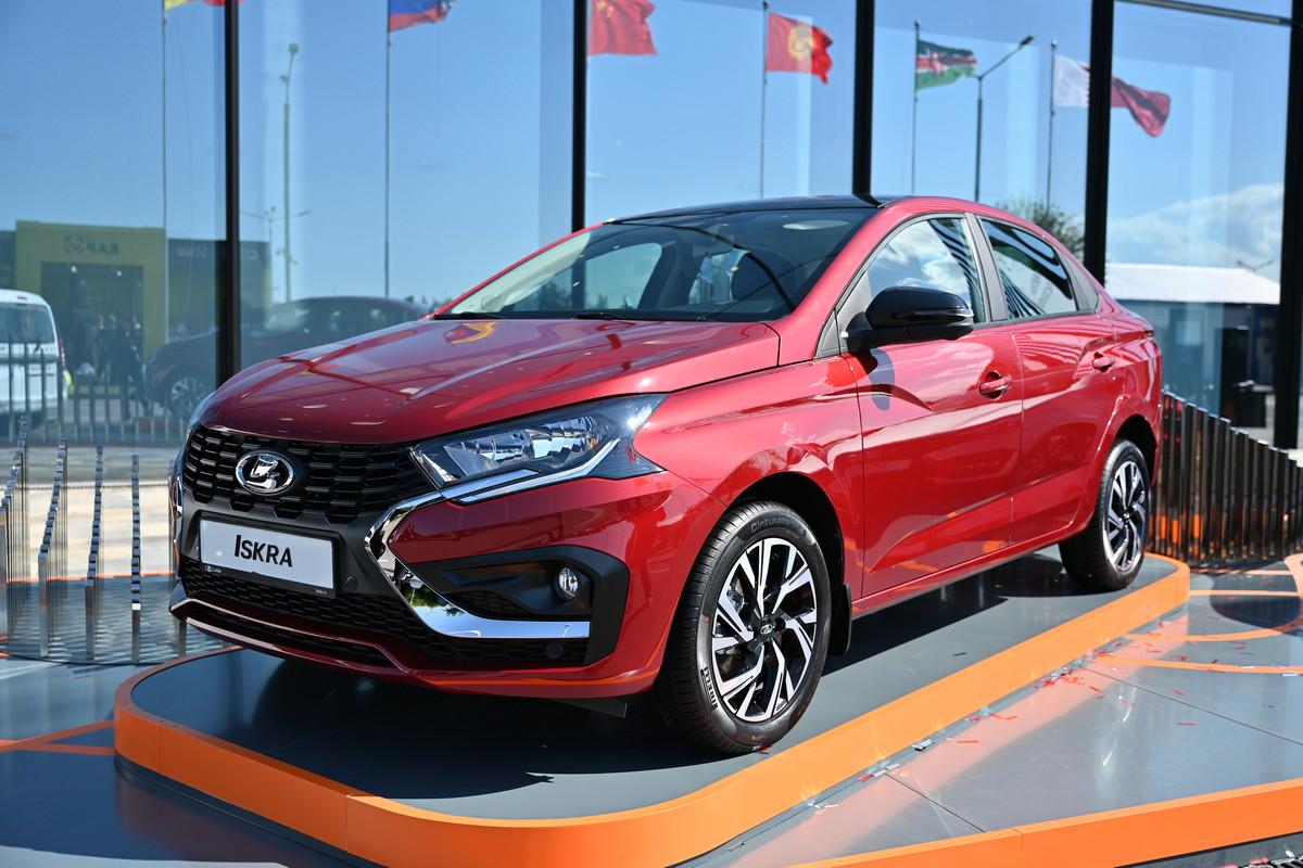 Новая Lada Iskra представлена официально: два варианта мотора, механика ...