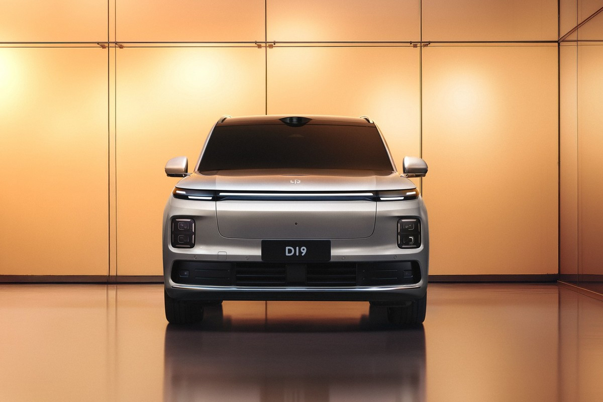 Флагманский кроссовер Leapmotor D19: засвечен интерьер - КОЛЕСА.ру ...