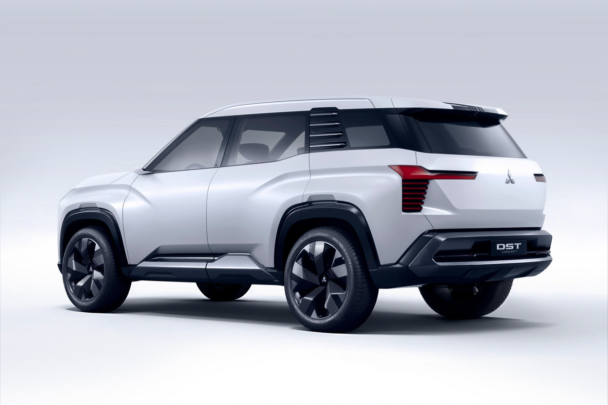 Mitsubishi анонсировала новинку: возможно, это кроссовер Destinator по ...