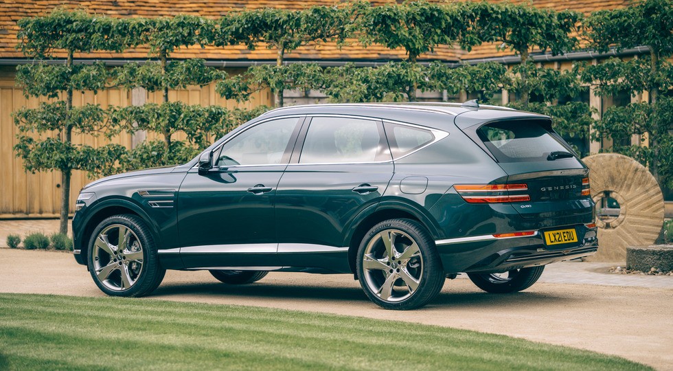 У BMW X6 скоро появится конкурент из Кореи: новые кадры купеобразного Genesis GV80 - КОЛЕСА.ру ...