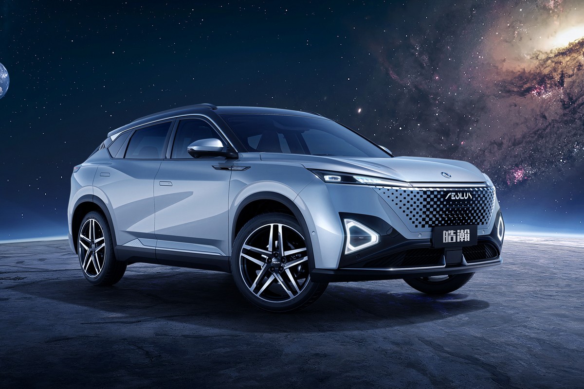 Конкурент Changan Uni-T от Dongfeng показался на официальных фото ...