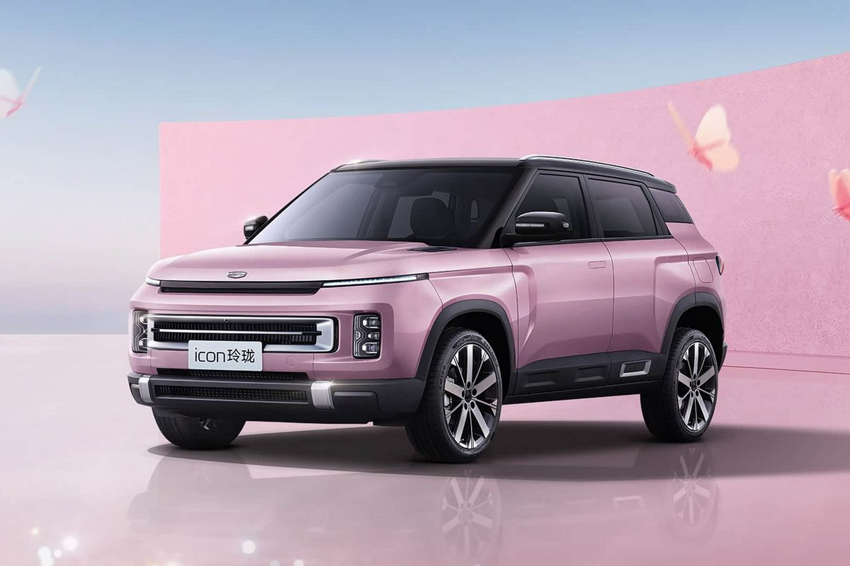 Обновлённый кроссовер Geely Icon: привычные ручки, раздельные экраны и ...