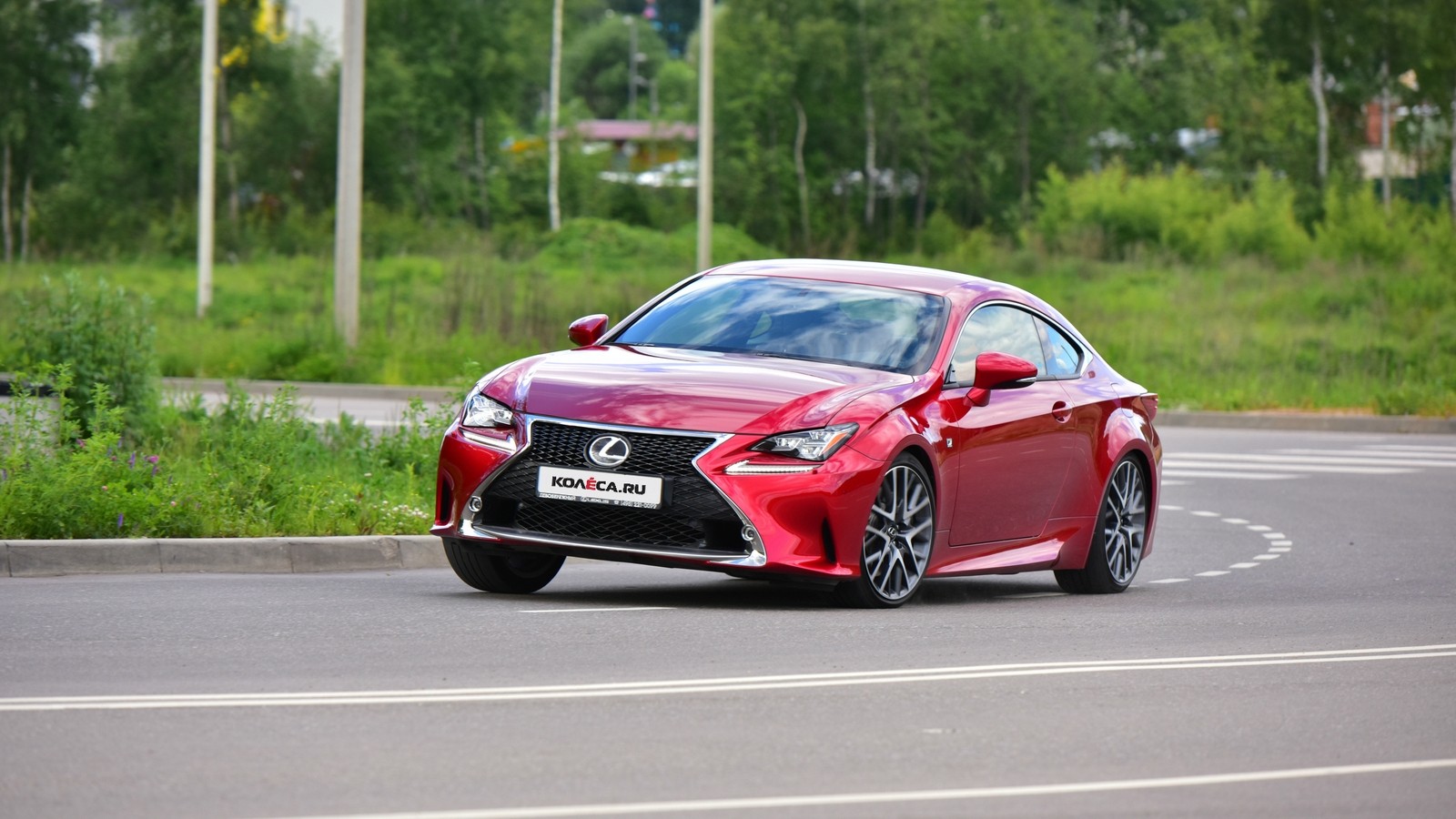 Красненькая машинка: тест-драйв Lexus RC200t