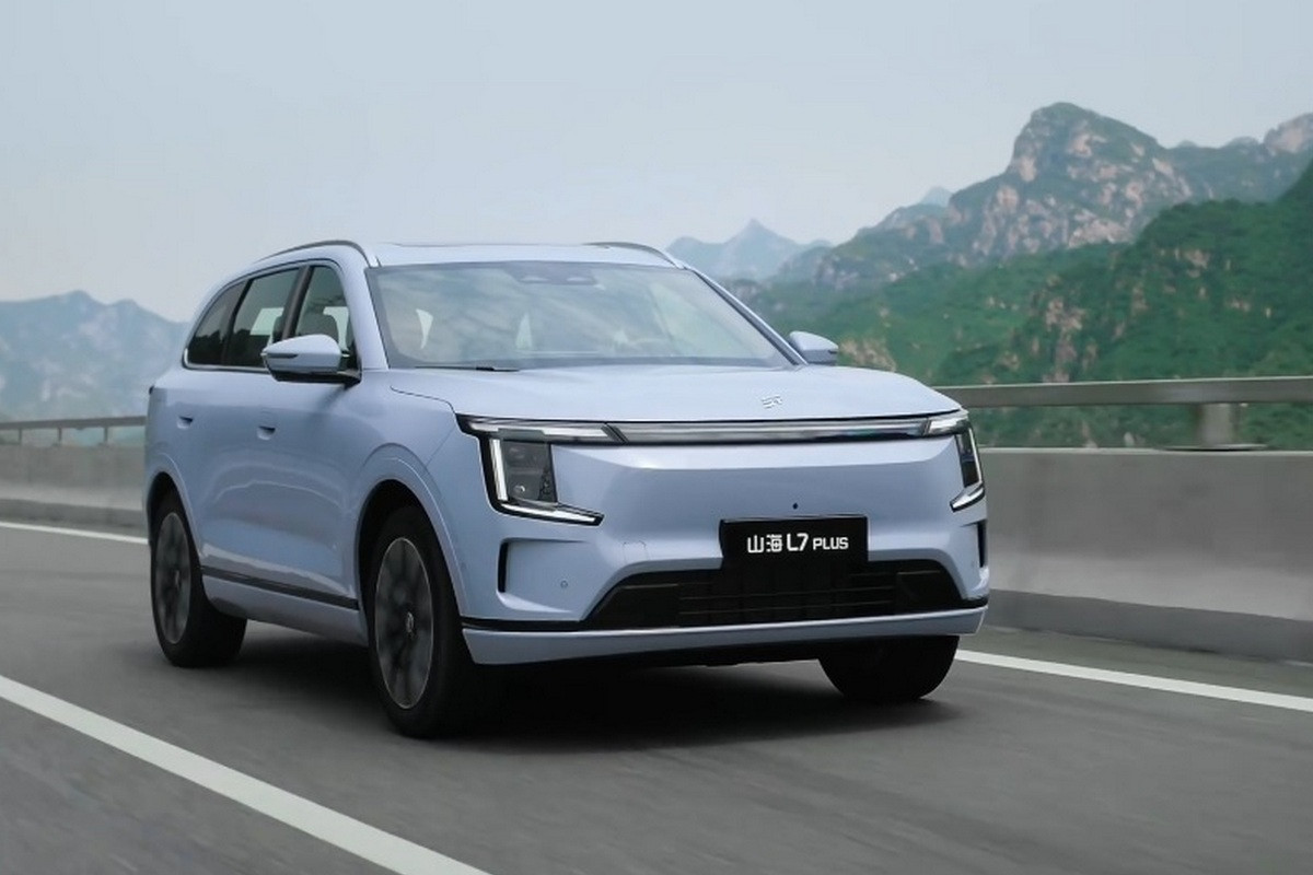 Большой кроссовер Jetour Shanhai L7 Plus готовится к старту продаж ...