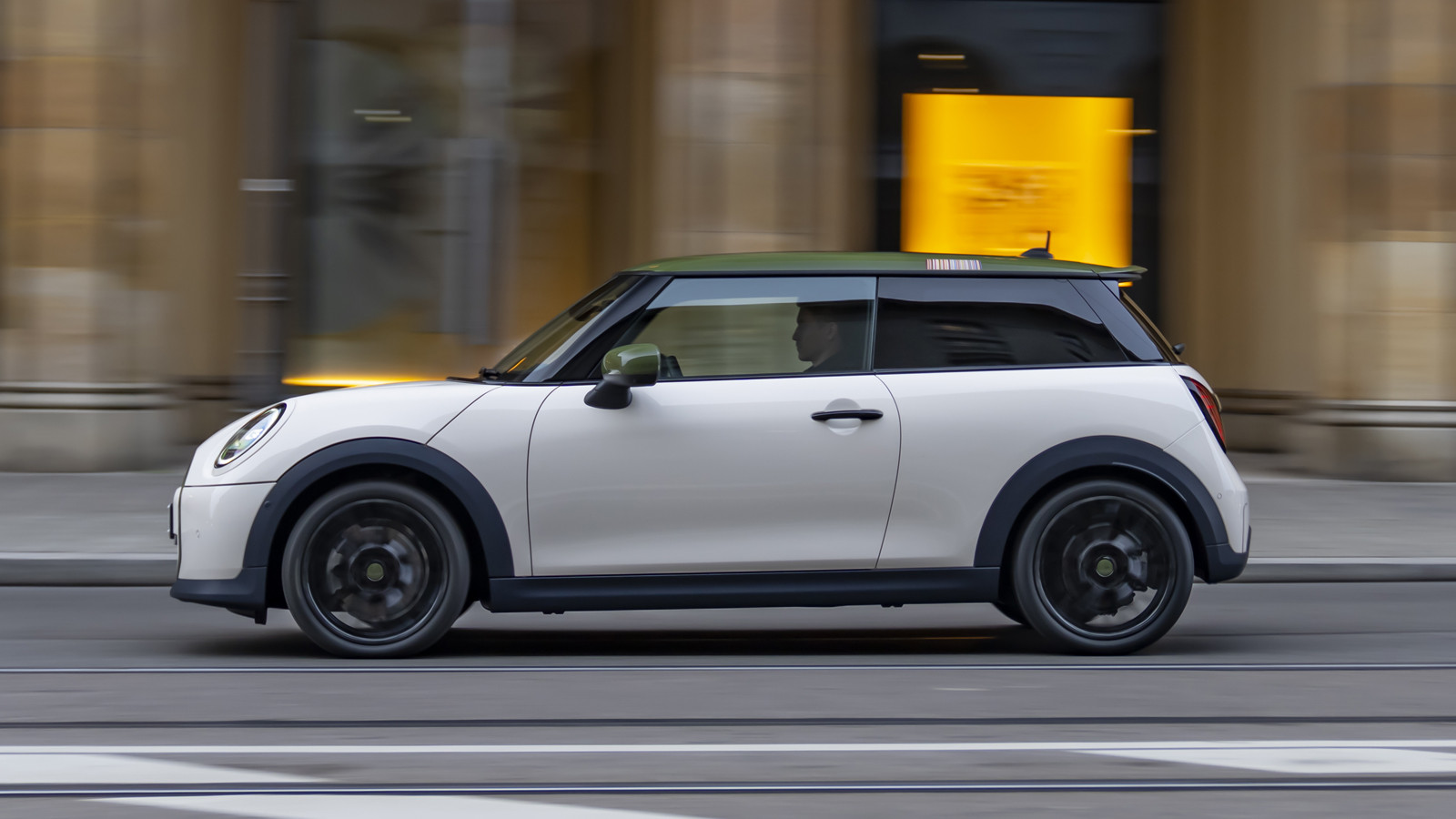 Модная спецверсия Mini Cooper Paul Smith Edition выходит на рынок ...