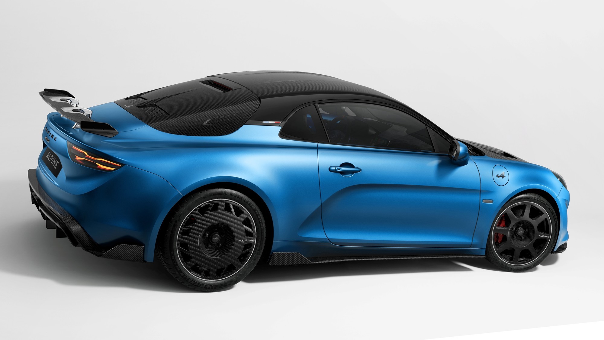 Alpine A110 R: хардкорная версия купе с доработанным шасси и углепластиковым обвесом - КОЛЕСА.ру ...