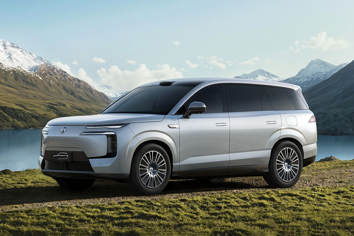 К дебюту готовится младший кроссовер Denza N8L с дизайном в стиле флагмана N9 - КОЛЕСА.ру ...