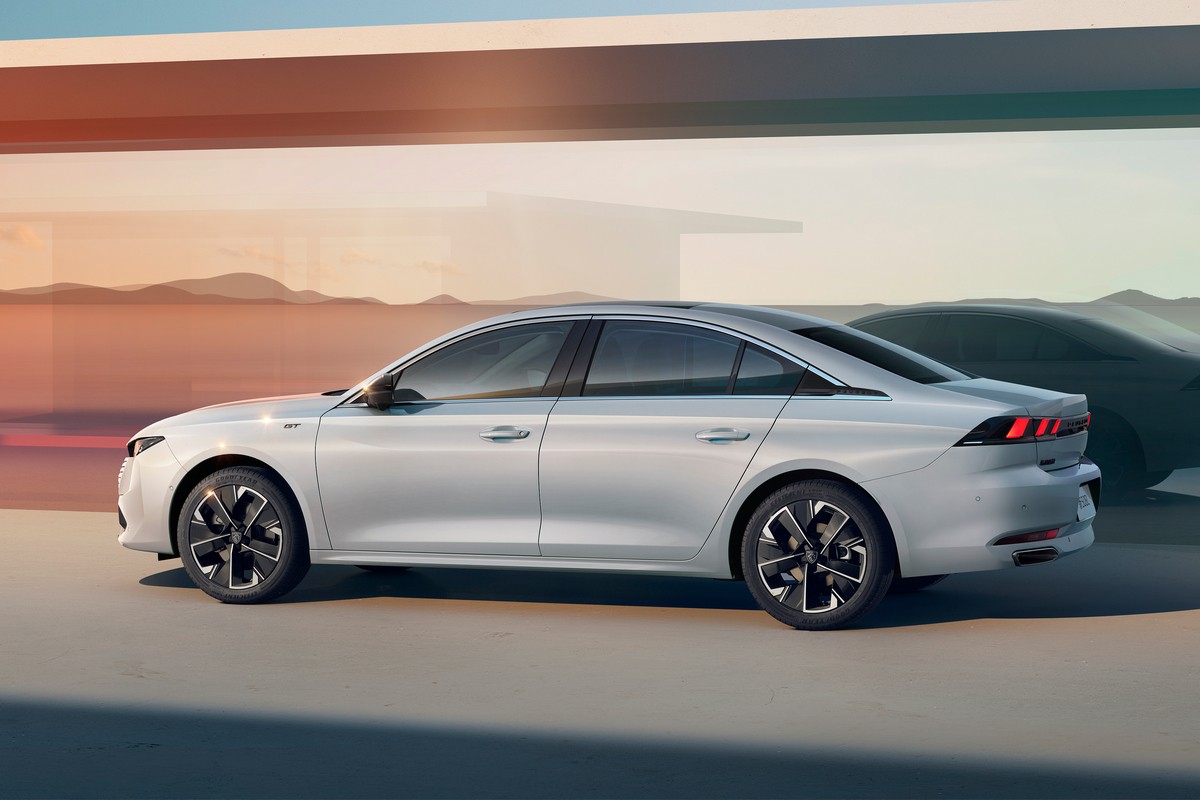 Седан Peugeot 508L растерял версии после рестайлинга - КОЛЕСА.ру – автомобильный журнал