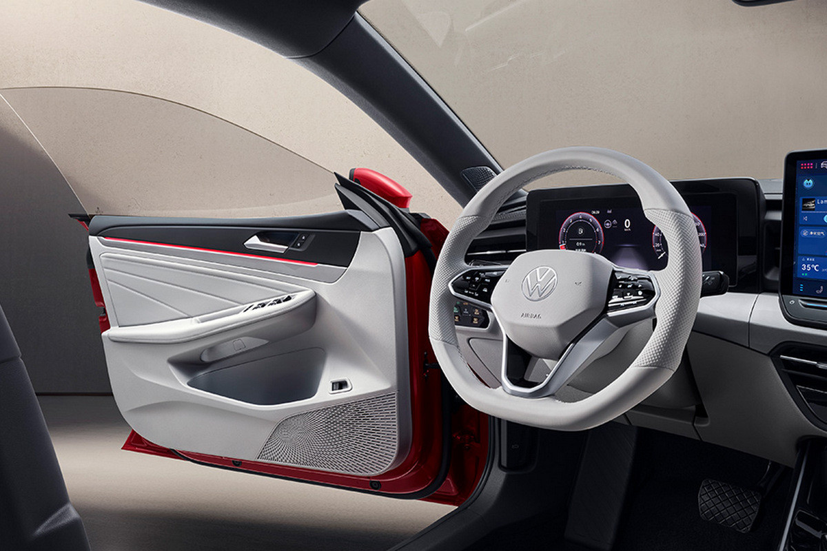 Обновлённый лифтбек Volkswagen Lamando L: раздельные экраны, более ...