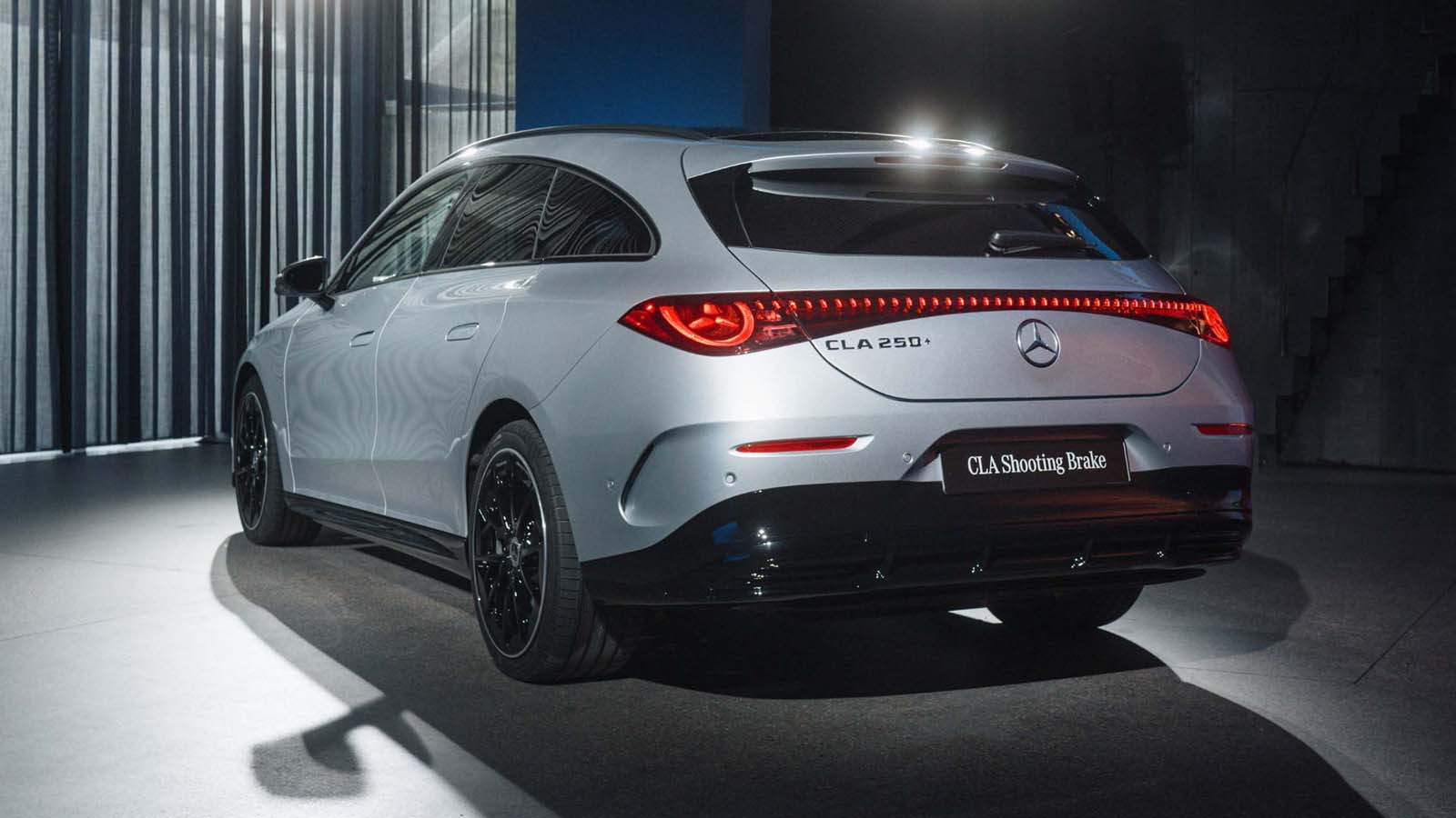 Mercedes-Benz CLA нового поколения: теперь и подросший в габаритах ...