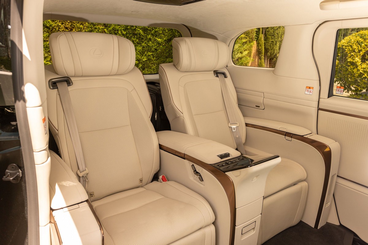 Новый минивэн Lexus LM в Европе: дороже самого крутого Mercedes V-Class ...