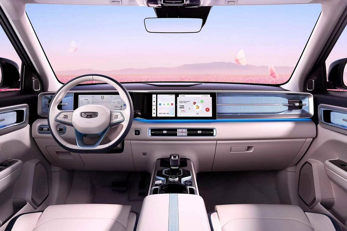 Обновлённый кроссовер Geely Icon: привычные ручки, раздельные экраны и ...