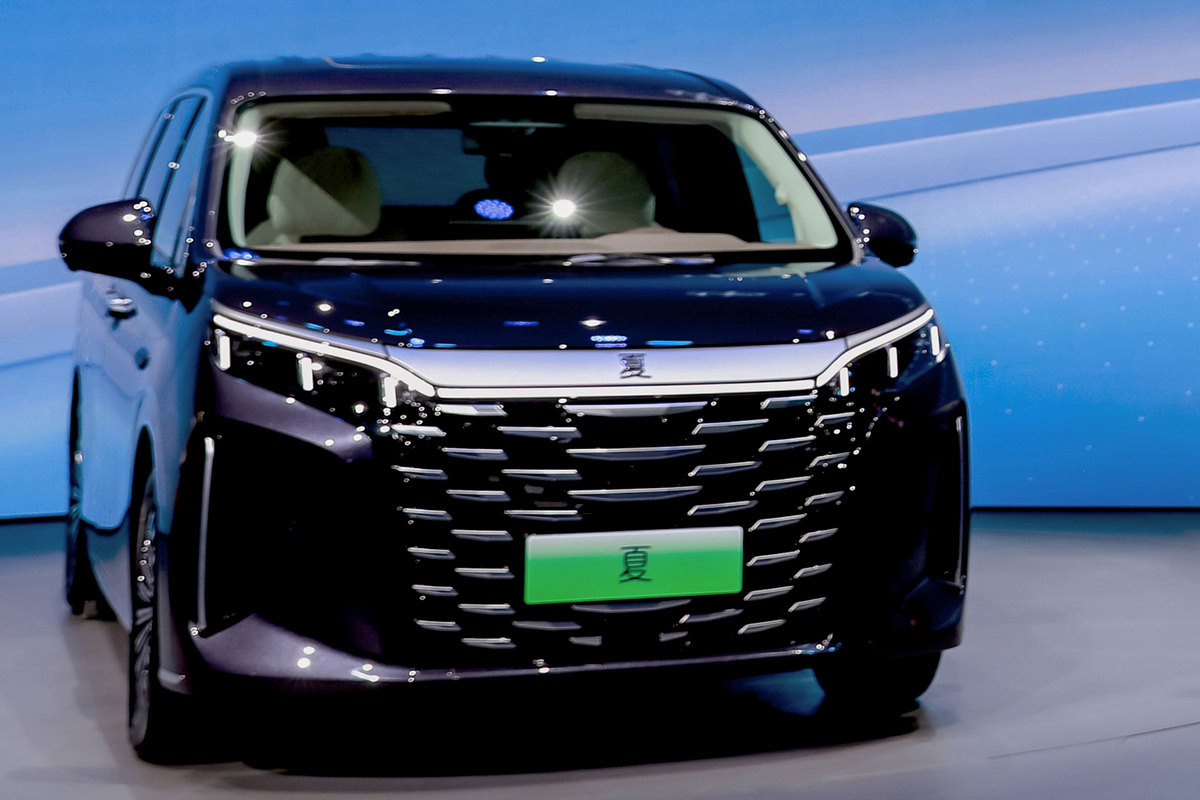 Минивэн BYD Xia: представлена серийная версия - КОЛЕСА.ру – автомобильный журнал