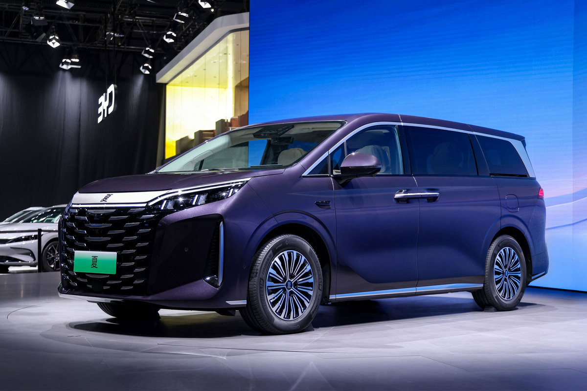 Минивэн BYD Xia: представлена серийная версия - КОЛЕСА.ру ...