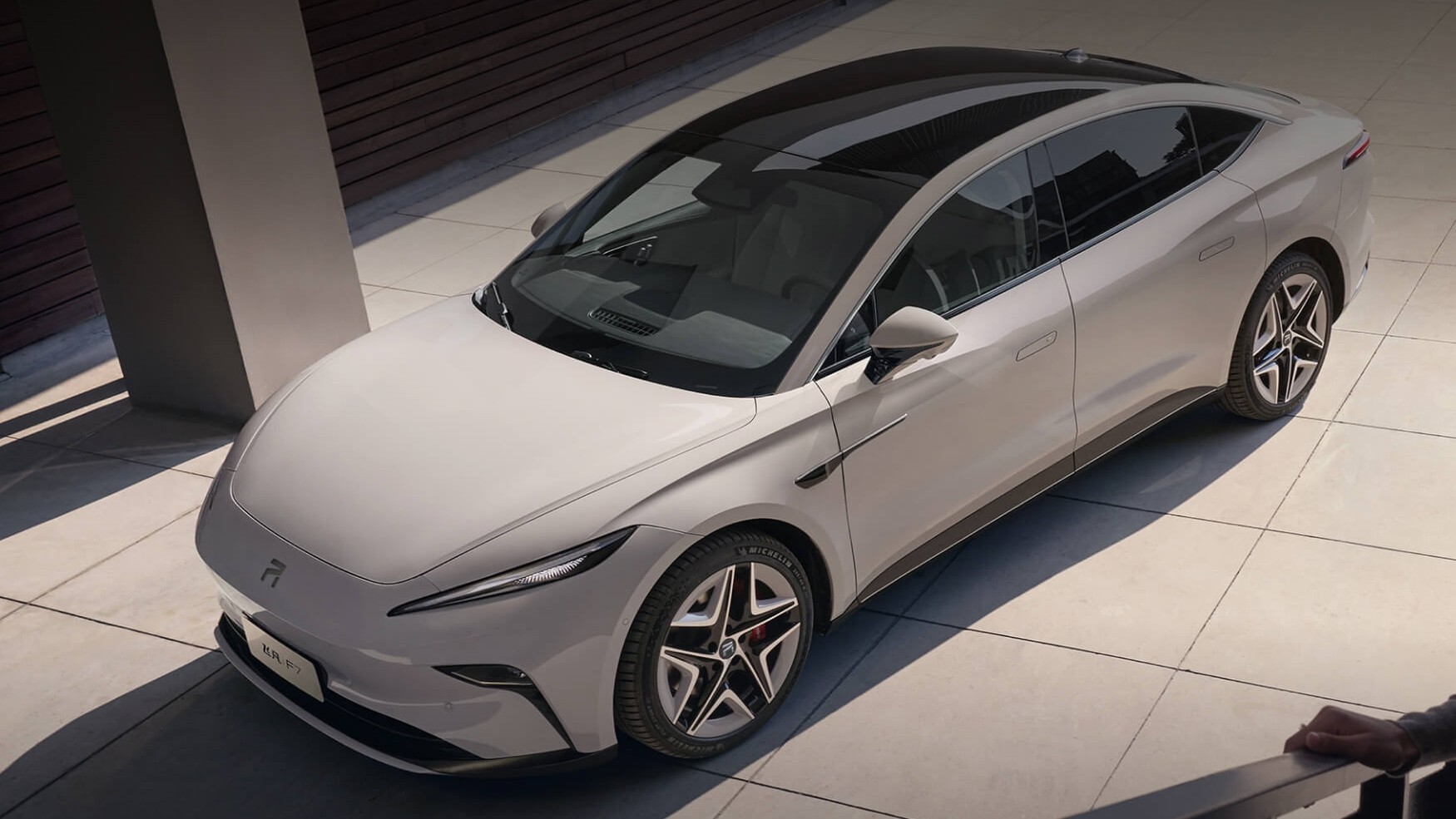 Rising F7: большой лифтбек от флагманского бренда SAIC с отменной ...